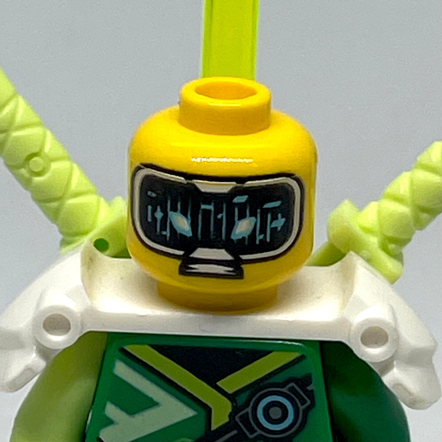 Lloyd - Digi Lloyd, White Shoulder Armor with Scabbard – Bricks ...